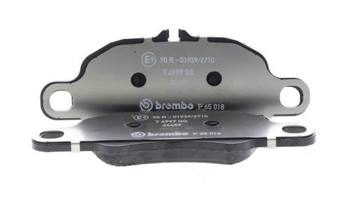 Jeu de 4 plaquettes de frein BREMBO P 65 018 au meilleur prix - Oscaro